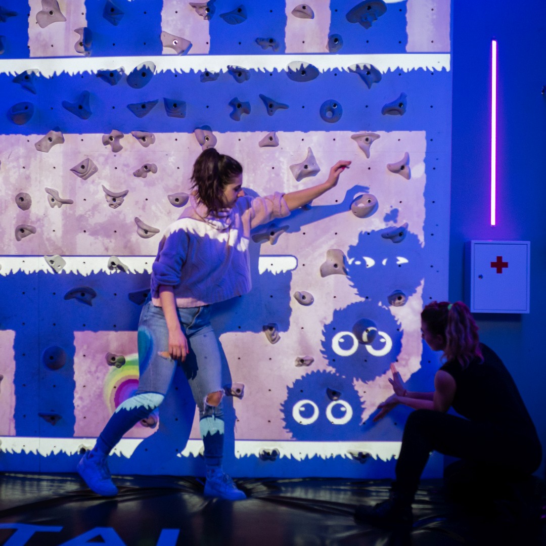 Climbing wall - Portal Gaming World